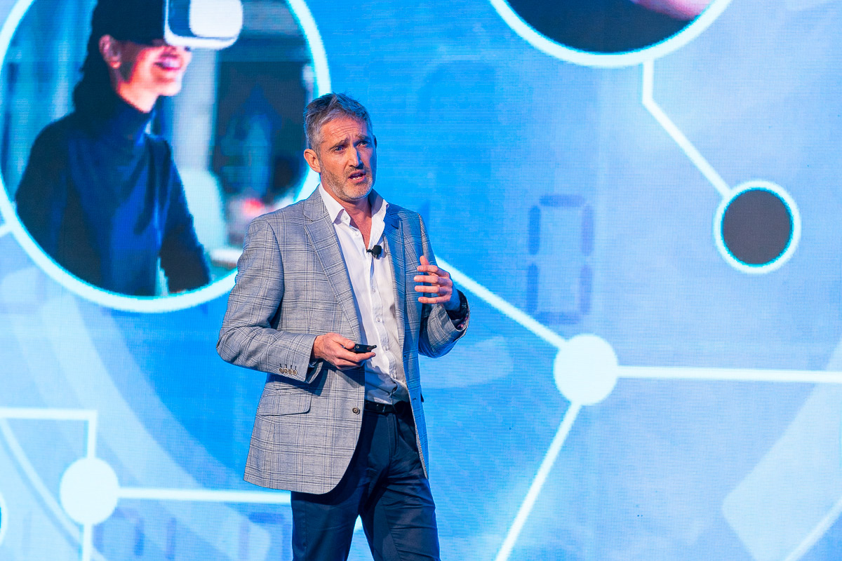 AI in the workplace: Prepare for change | Fidelity Funds | Fidelity ...